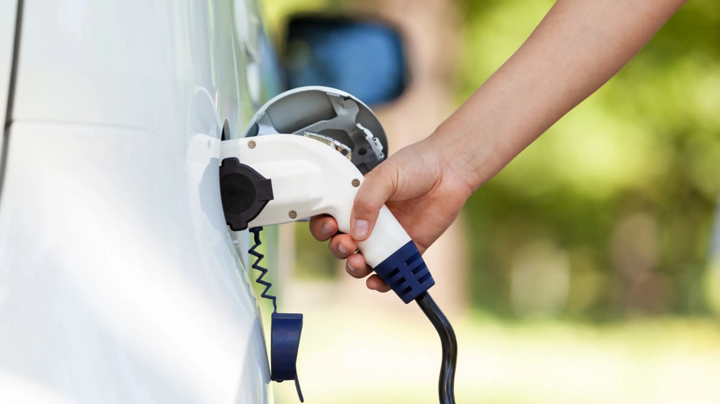 Google Maps Now Shows EV Charging Stations and Gets Loads of Other Features